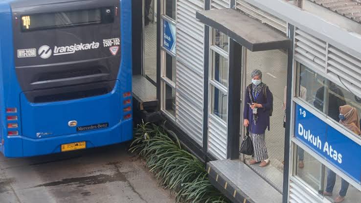 Transjakarta Targetkan 46 Halte Rampung Direvitalisasi dalam 6 Bulan Transjakarta Targetkan 46 Halte Rampung Direvitalisasi dalam 6 Bulan