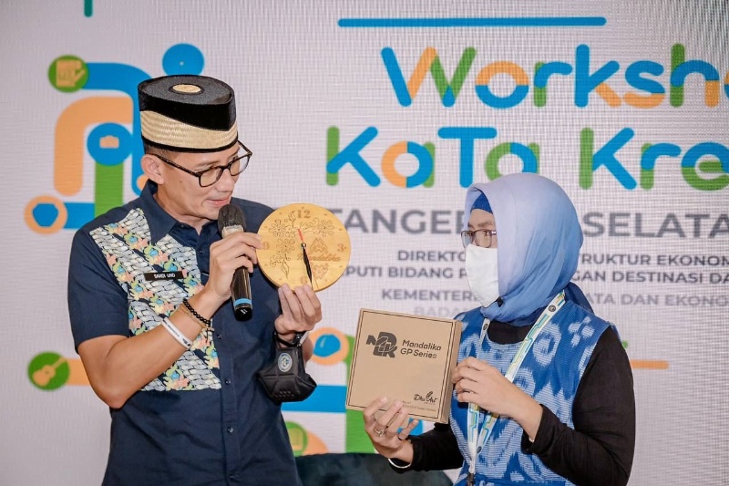 Menparekraf Dorong Pelaku Kriya Tangsel Banten Kembangkan Potensi Lewat