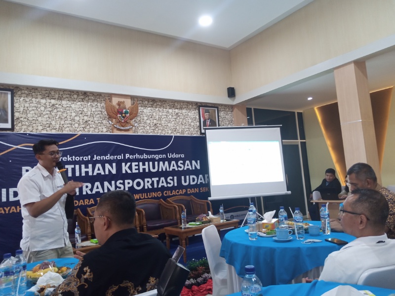 Serunya Keaktifan Peserta Pelatihan Kehumasan di Bandara Tunggul Wulung ... Serunya Keaktifan Peserta Pelatihan Kehumasan di Bandara Tunggul Wulung ...
