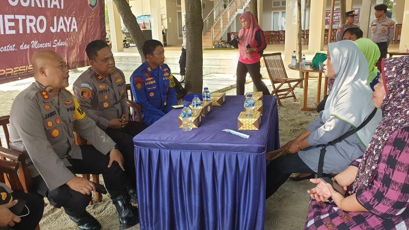 Kapolres Kepulauan Seribu Adakan Jumat Curhat di Pulau Panggang Bahas ... Kapolres Kepulauan Seribu Adakan Jumat Curhat di Pulau Panggang Bahas ...