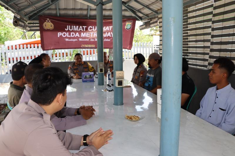 Kapolres Kepulauan Seribu Gelar Jumat Curhat di Pulau Panggang, Fokus ... Kapolres Kepulauan Seribu Gelar Jumat Curhat di Pulau Panggang, Fokus ...